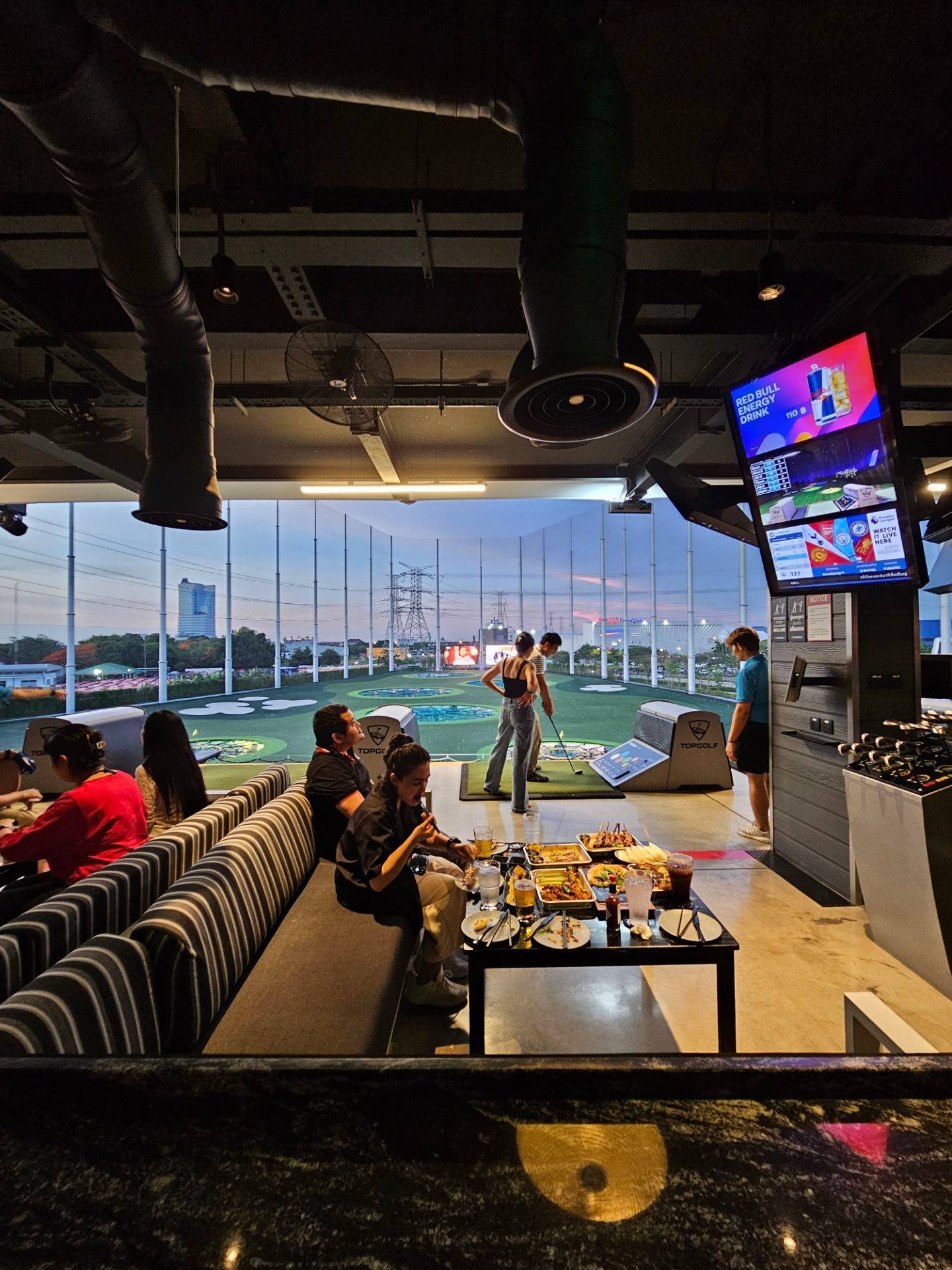 รูป Topgolf Megacity