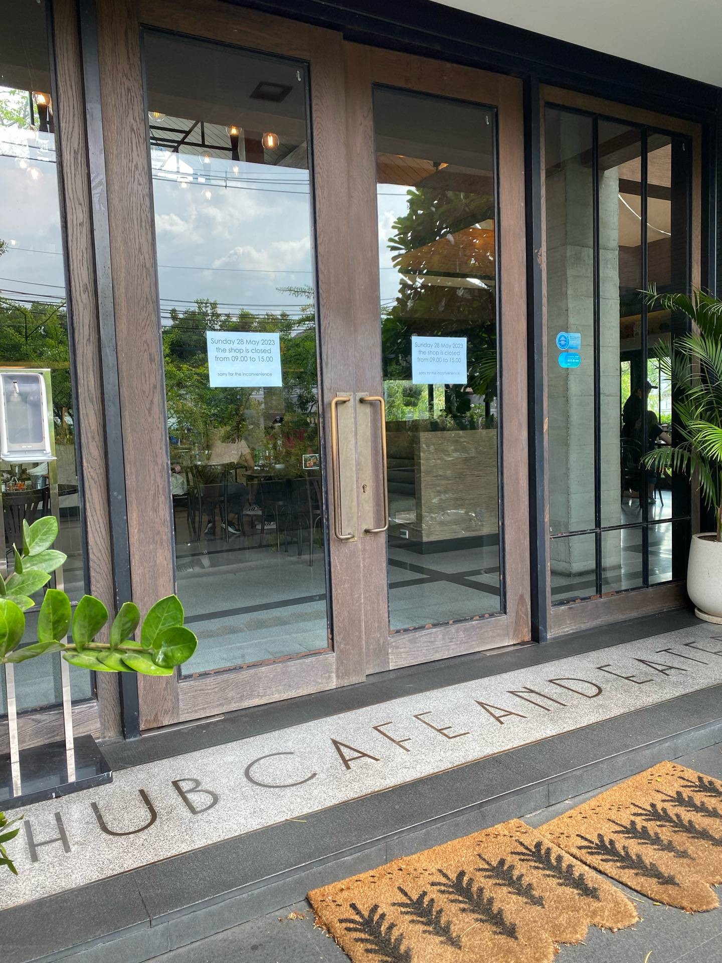 รูป The Hub Cafe and Eatery พระราม 9