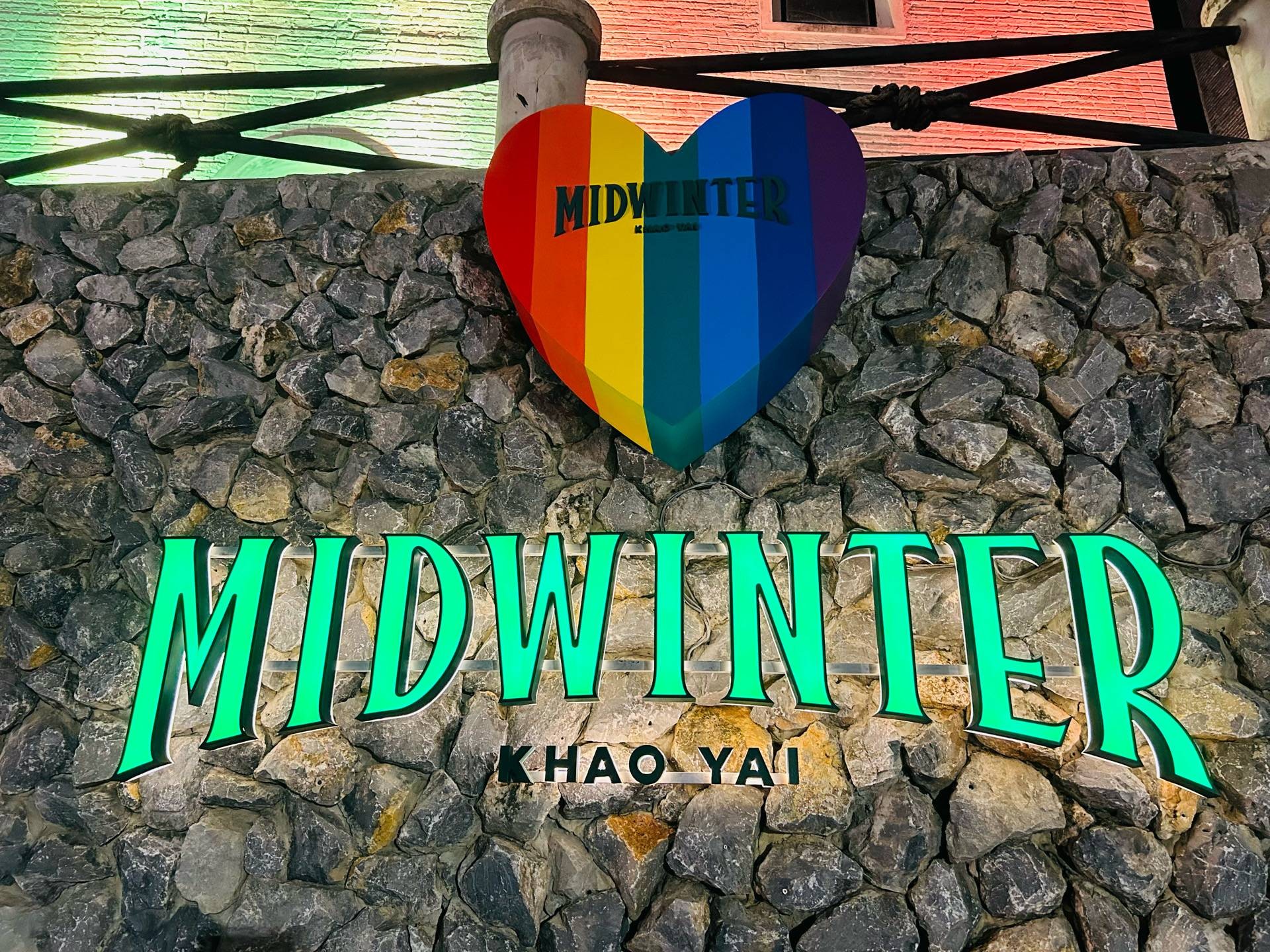 รีวิว Midwinter Green - ร้านประจำทุกครั้งที่มาเขาใหญ่ อาหารคุณภาพ บรรยากาศดี