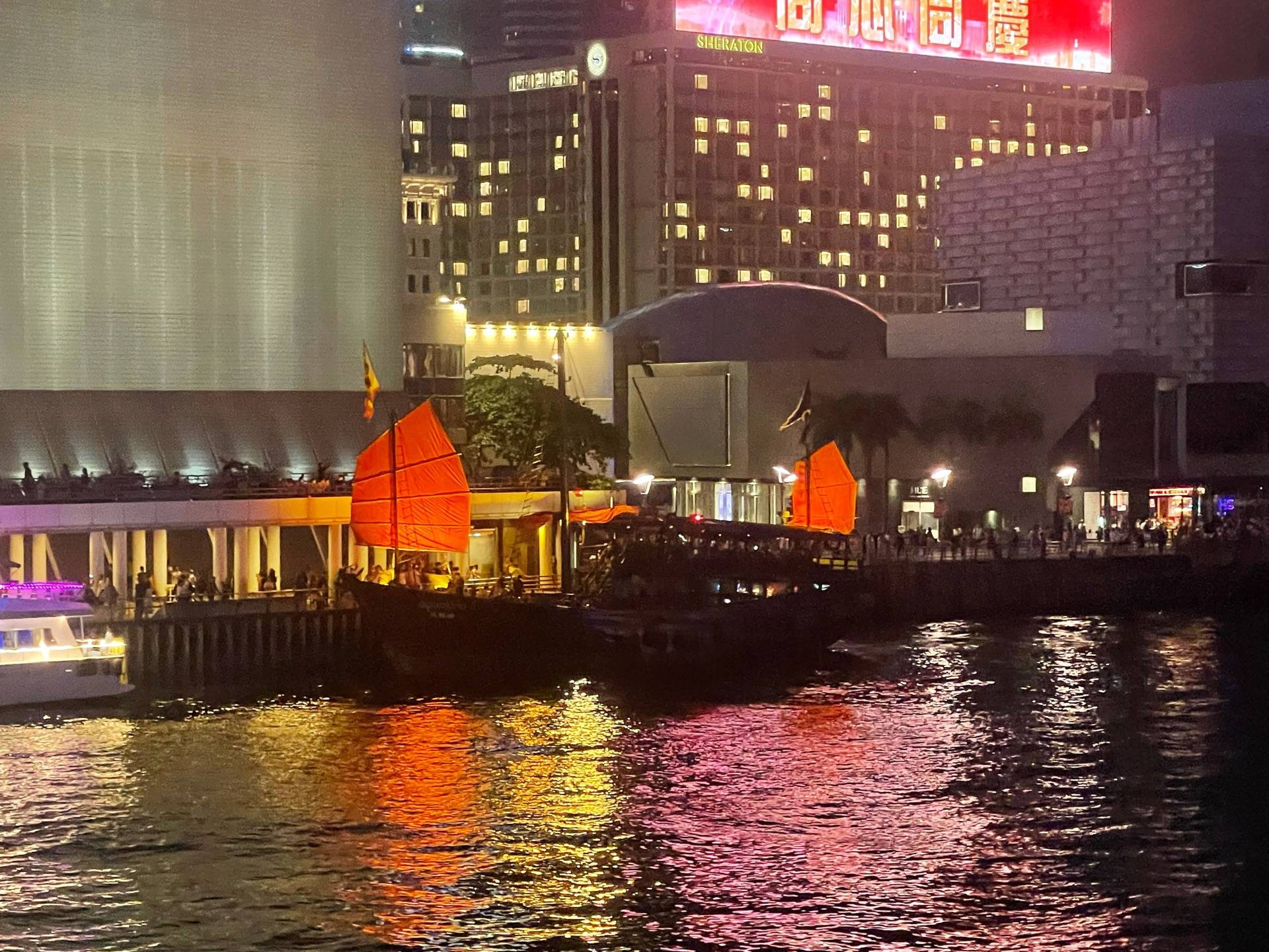 Victoria Harbour - รีวิวสถานที่ท่องเที่ยว
