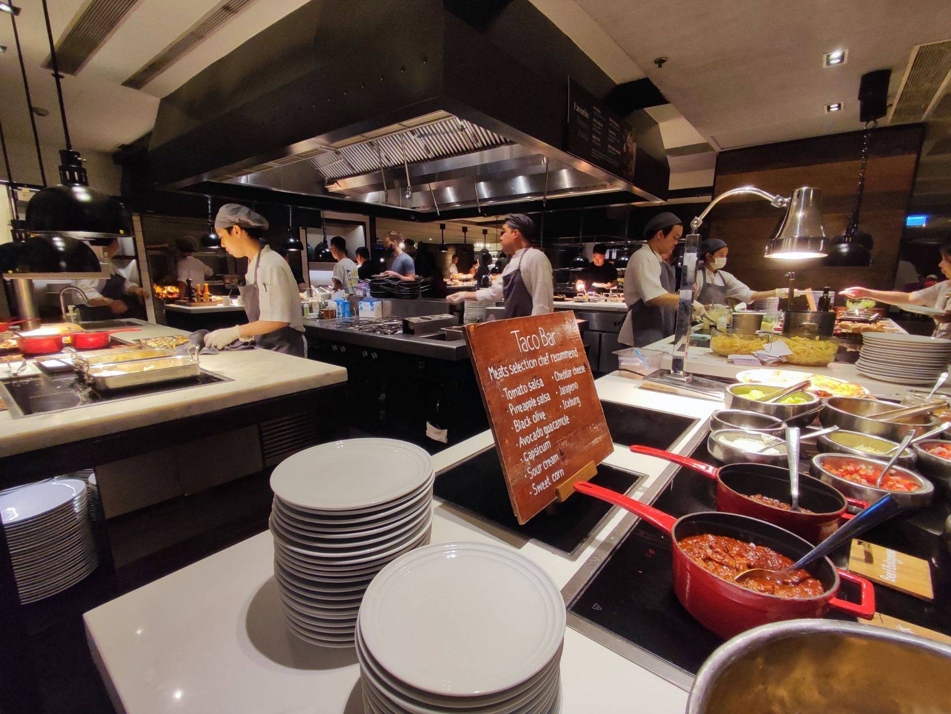 รูป Goji Kitchen + Bar Bangkok Marriott Marquis Queen’s Park