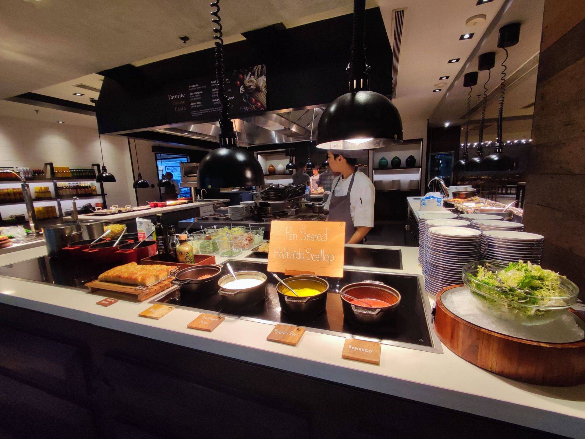 รูป Goji Kitchen + Bar Bangkok Marriott Marquis Queen’s Park