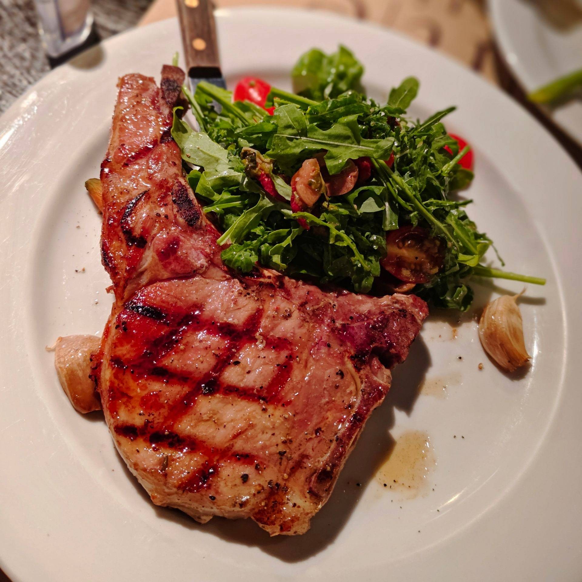 Kurobuta Pork Chop (หมูคุโรบูตะย่าง) ร้าน Wine Connection Silom Complex