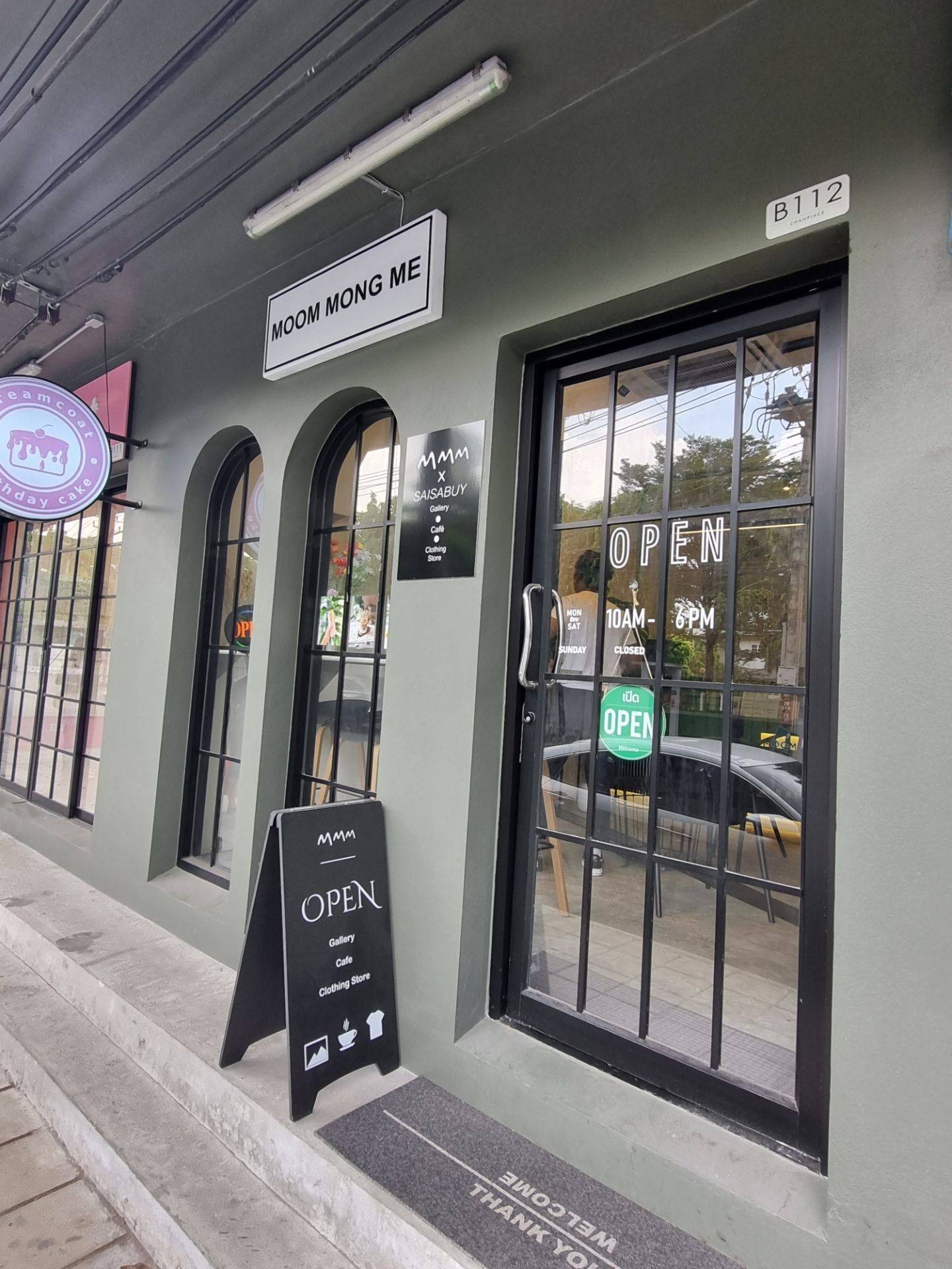 รีวิว MOOM MONG ME - - MOOM MONG MEE คาเฟ่เปิดใหม่ตึกจันทร์เพลส