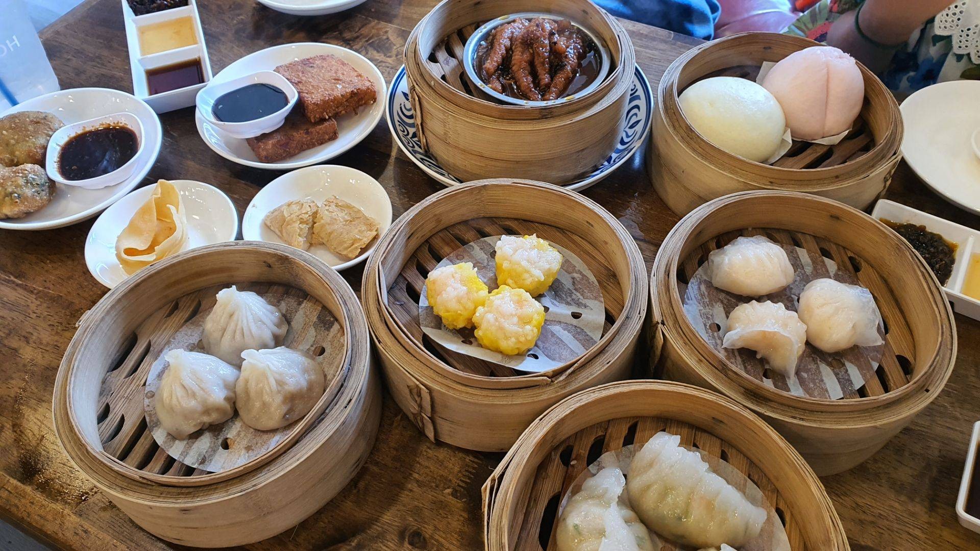 รูป ดอกท้อ ติ่มซำ สาขา บอง มาร์เช่ DOK TOH DIM SUM