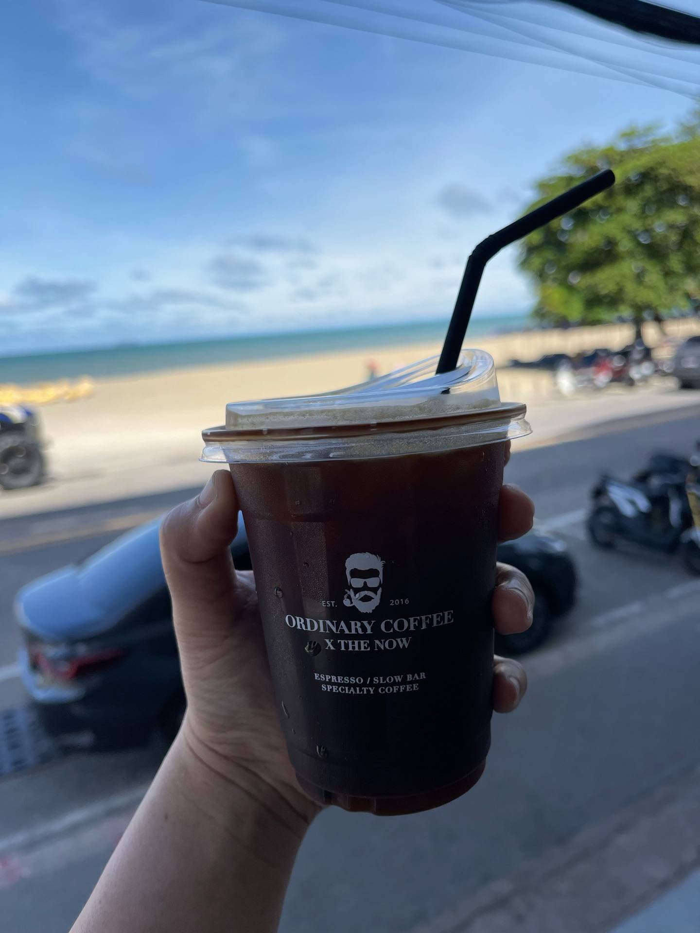 รีวิว Ordinary Coffee X The Now - คาเฟ่ริมหาด วิวสวย กาแฟดี