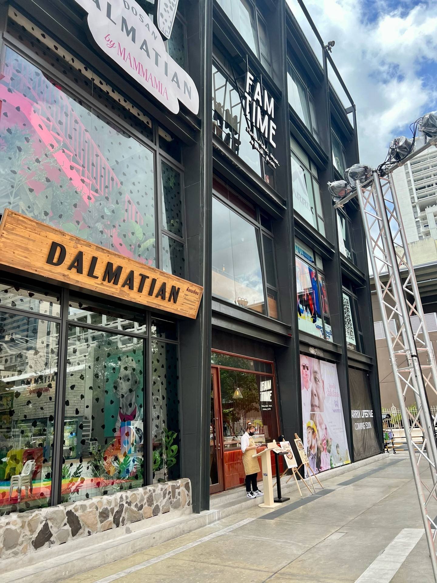 รีวิว Fam Time สยาม - รสชาติประมาณนึง กับคิวที่ยาวๆๆ