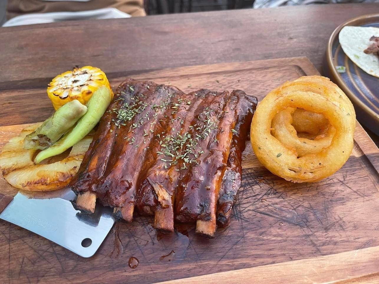 รูป Howler Bar & Grill