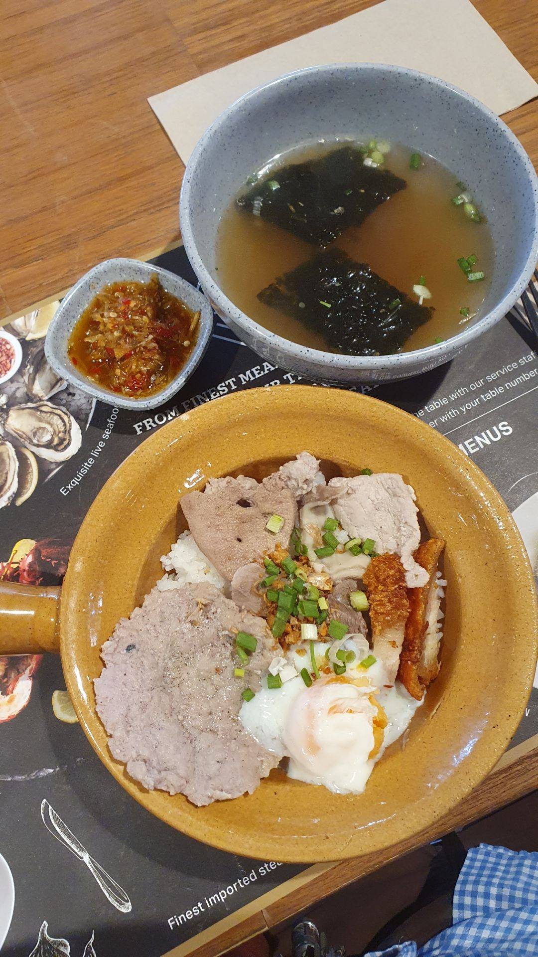 รีวิว Tops Eatery Chidlom - อีกหนึ่งโซนอาหารของเซ็นทรัลชิดลม (3.5|5)