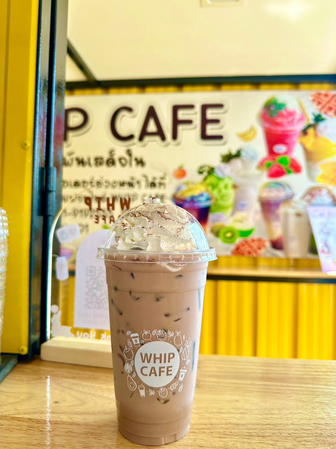ร้าน WHIP CAFE สาขา สะพานสี่ | รีวิวร้านอาหาร