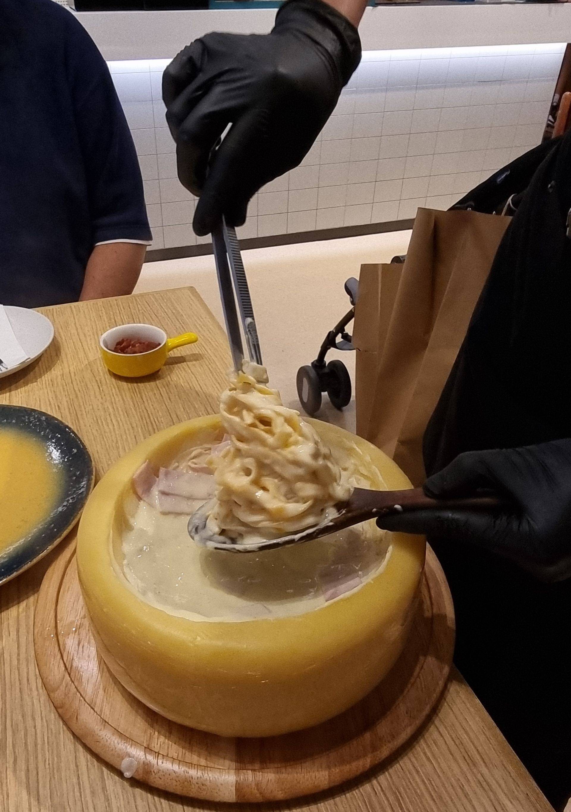 Wheel cheese pasta ร้าน Spaghetti Factory เซ็นทรัลเวิลด์