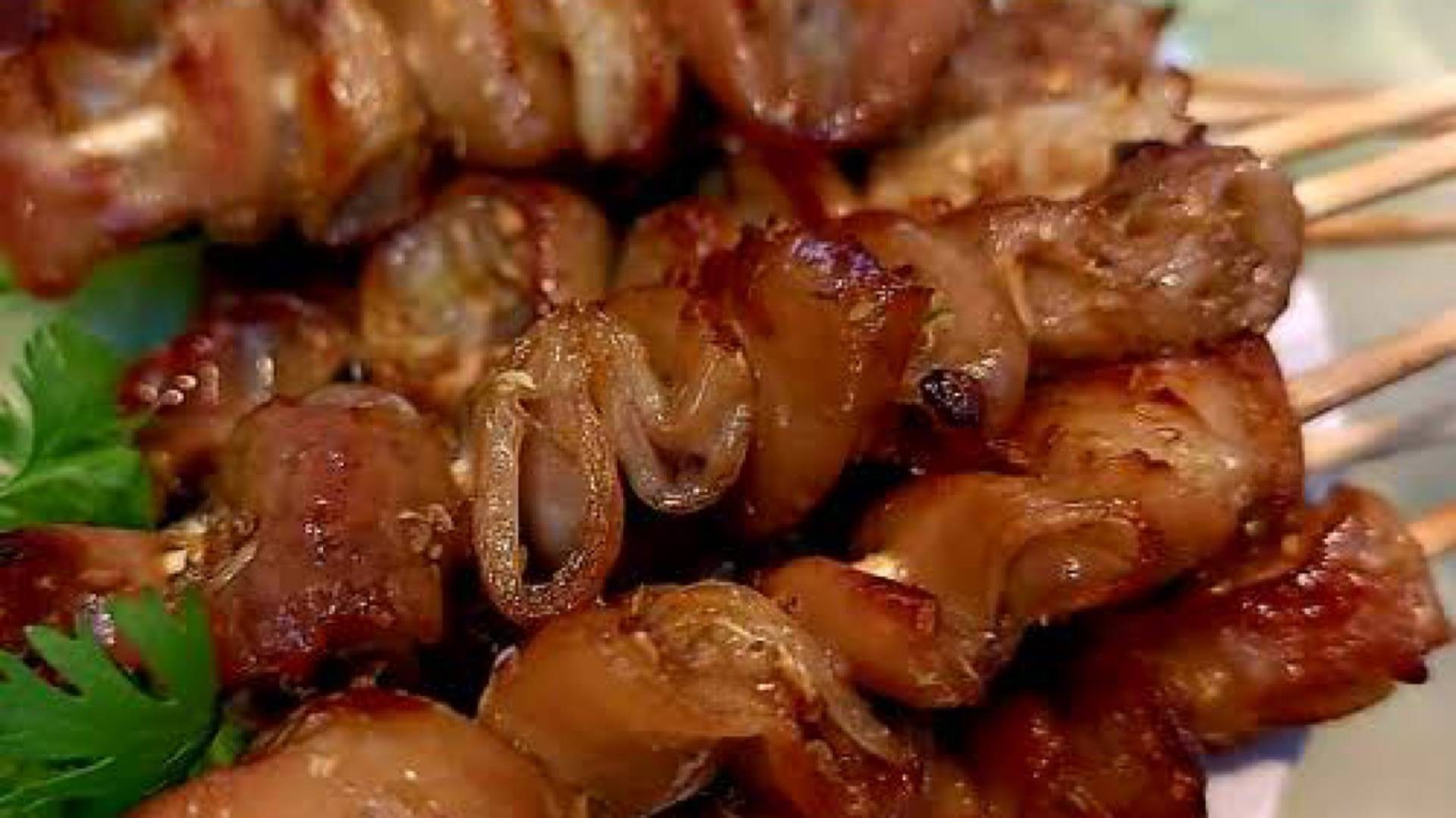 รูป ไส้ย่างตลาดนัดมีโชค