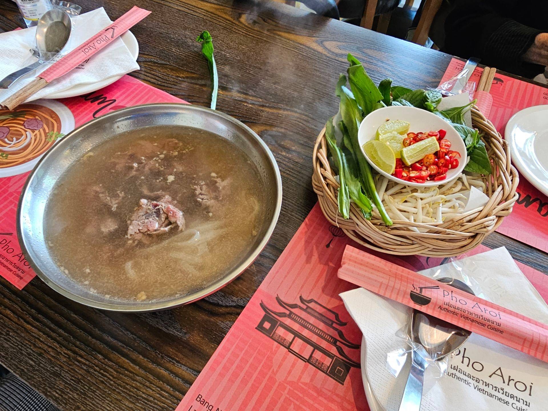 รีวิว เฝออร่อย Pho Aroi บางนา - หม่ำเฝอร้อนๆ