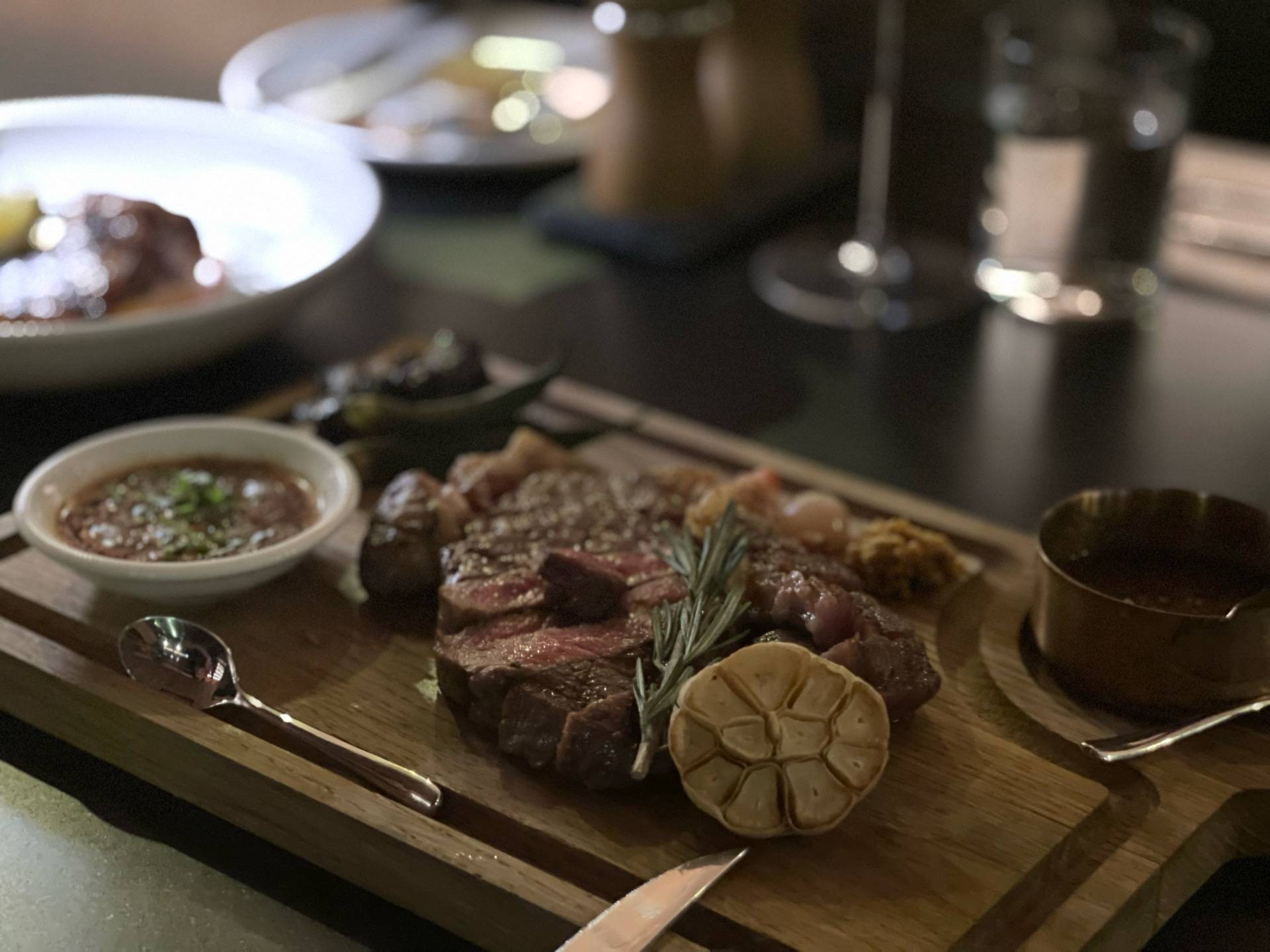 รูป The Riddler Wine Bar and Restaurant ลุมพินี