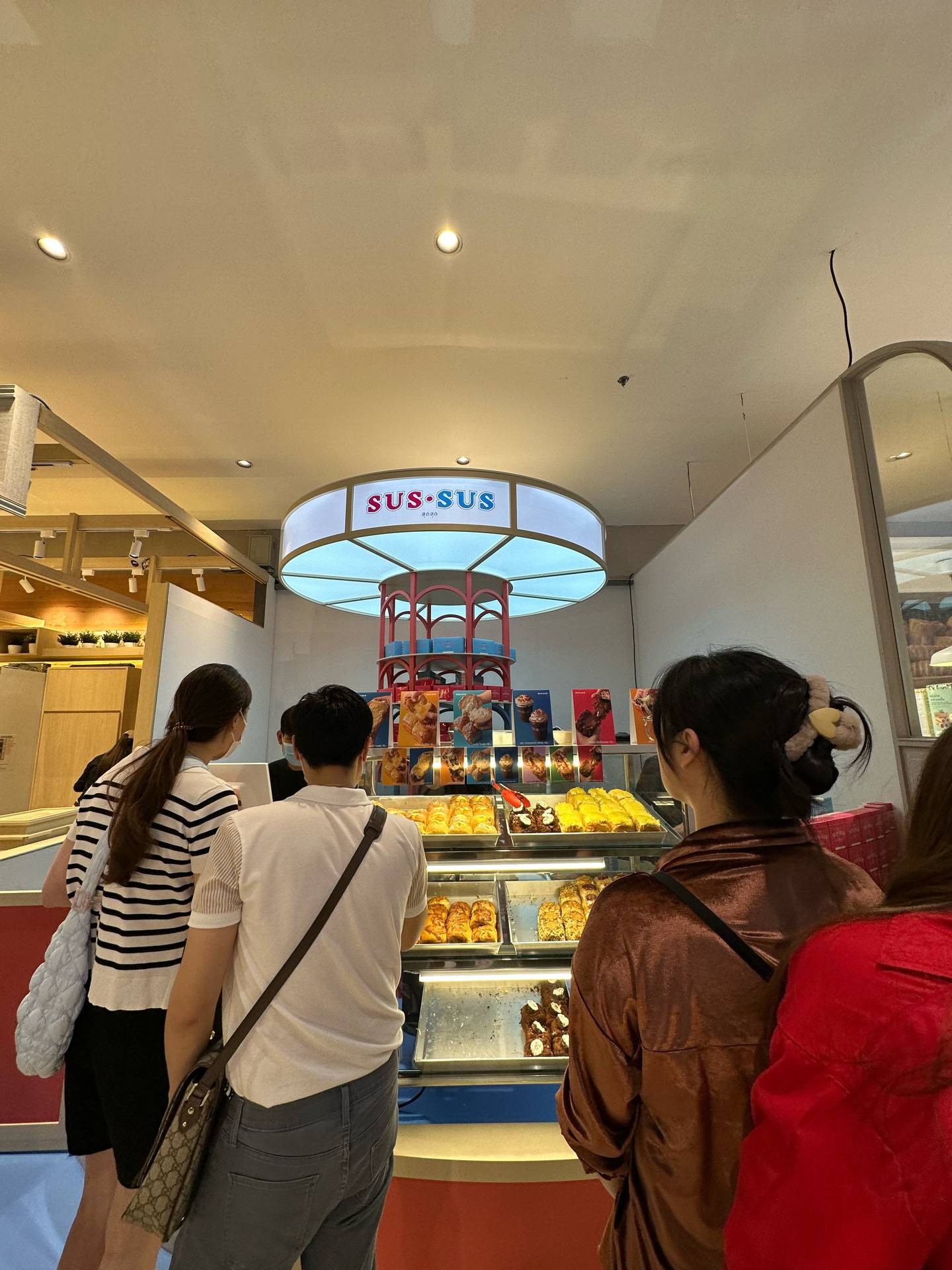 รีวิว sussus สาขา Silom complex Central ลาดพร้าว - น่ากิน คนเยอะ ของหมดไว