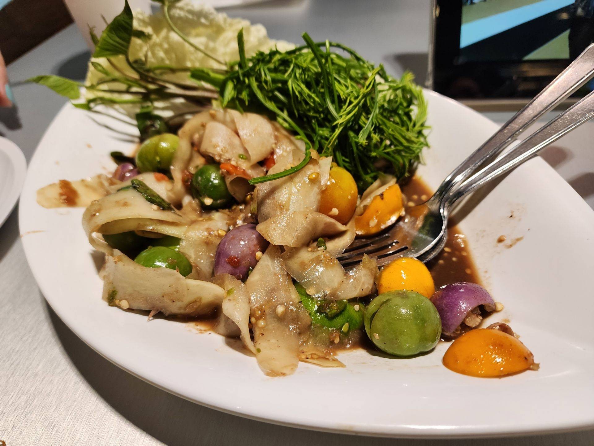 รูป Phed Phed Thai Taste Mahanakhon Cube