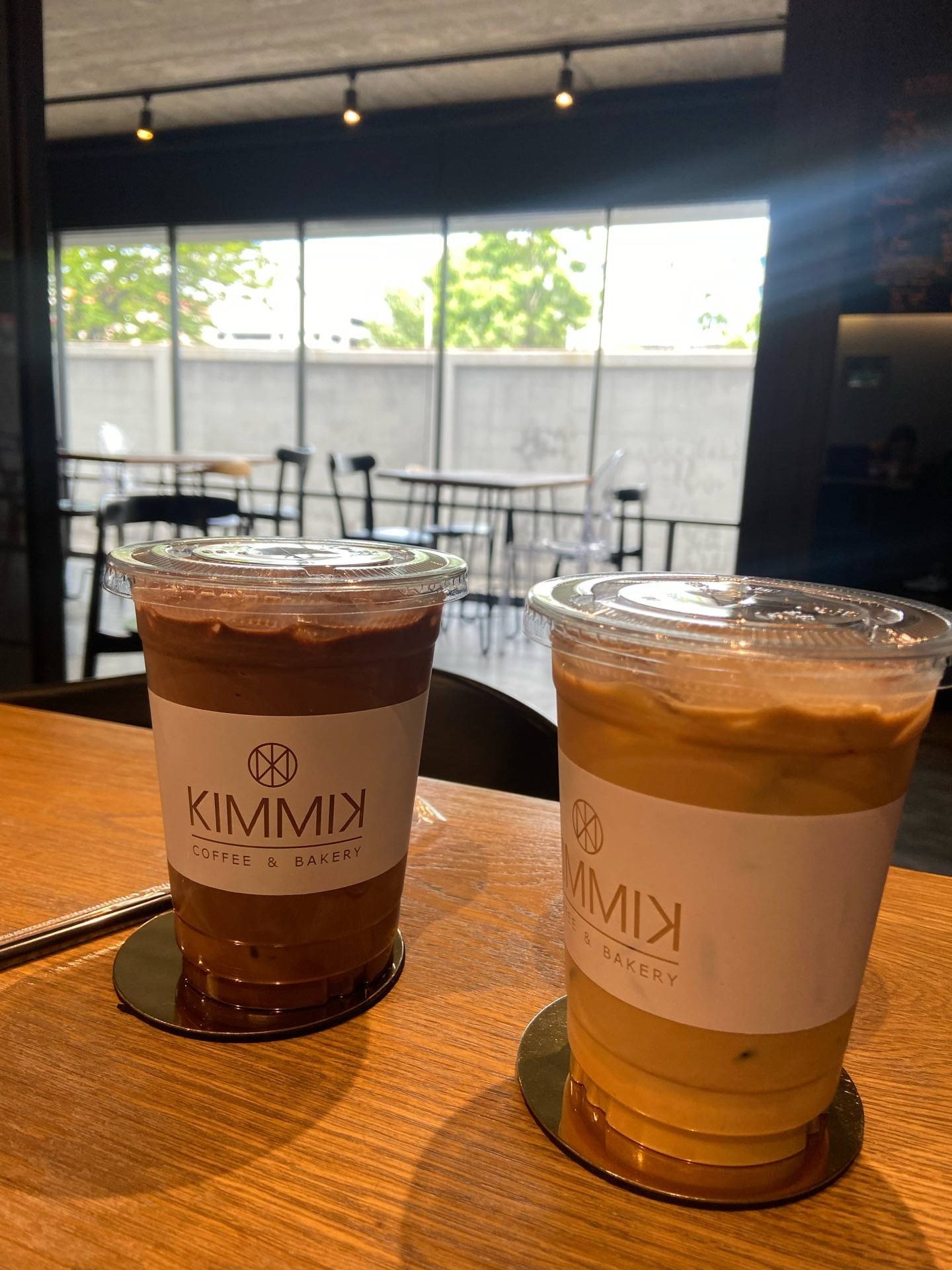 รีวิว KIMMIK Coffee & Bakery อาคารไทยรงค์ทาวเวอร์ - KIMMIK ร้านกาแฟย่าน ...