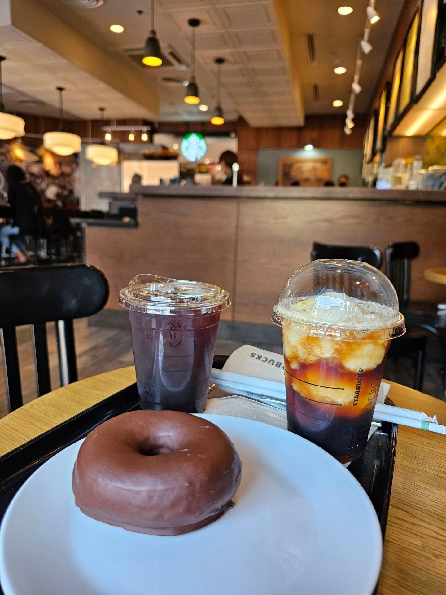 รีวิว Starbucks Robinson Bangrak - เจอชื่อนี้ต้องแวะทุกครั้งไป!