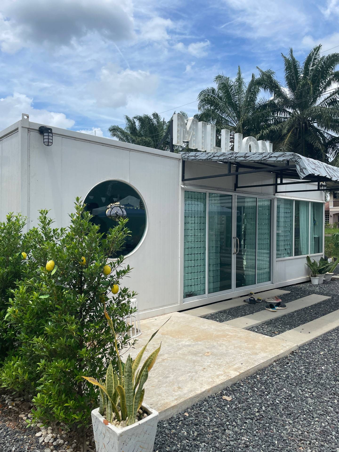 ร้าน Million Cafe | รีวิวร้านอาหาร