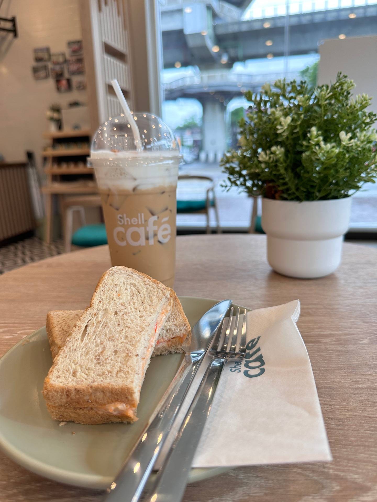 รีวิว Shell Cafe Shell บางแค - Shell Cafe เปิดใหม่ริมถนนเพชรเกษม