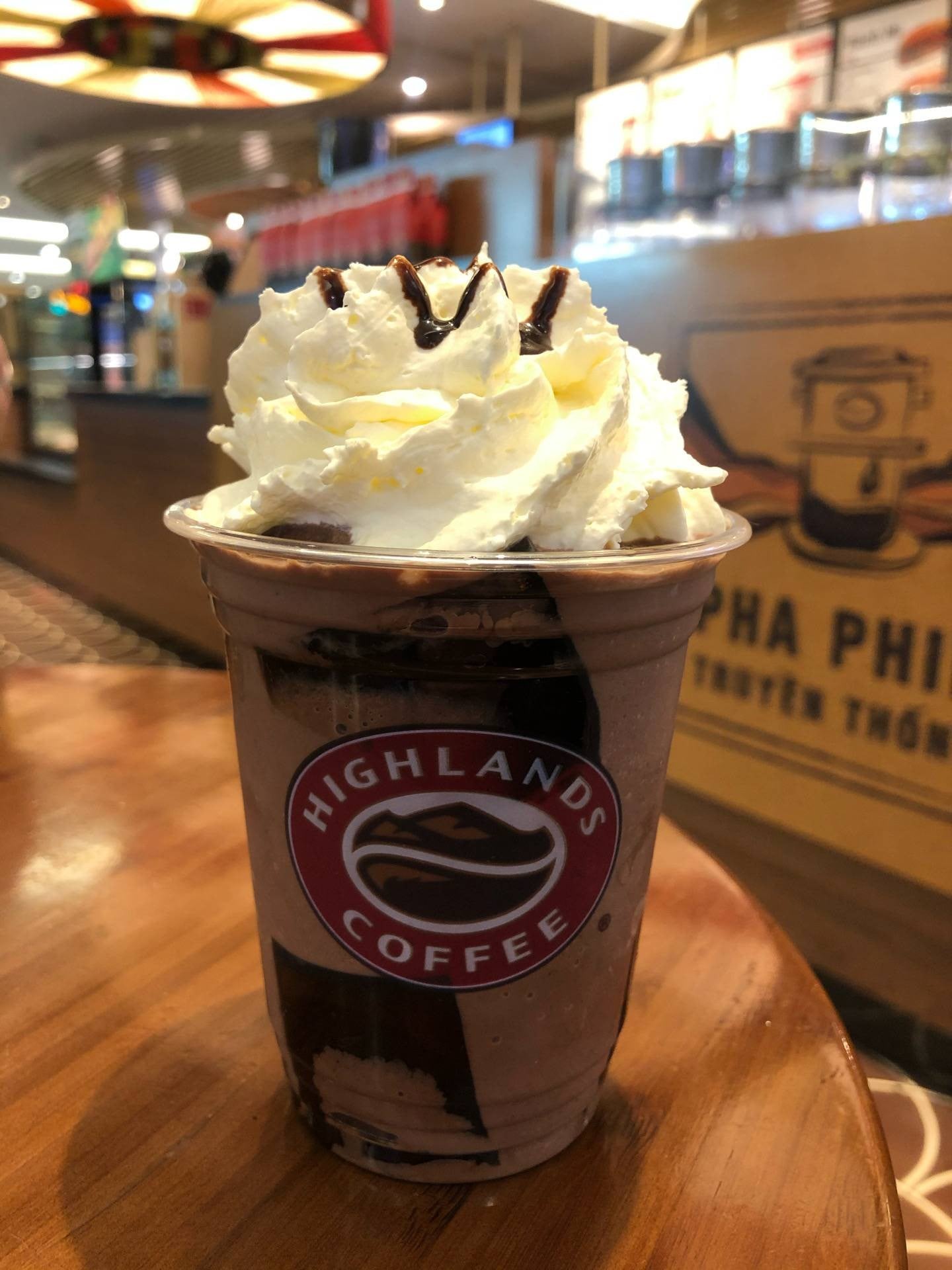 ร้าน Highlands Coffee - Landmark 81 | รีวิวร้านอาหาร