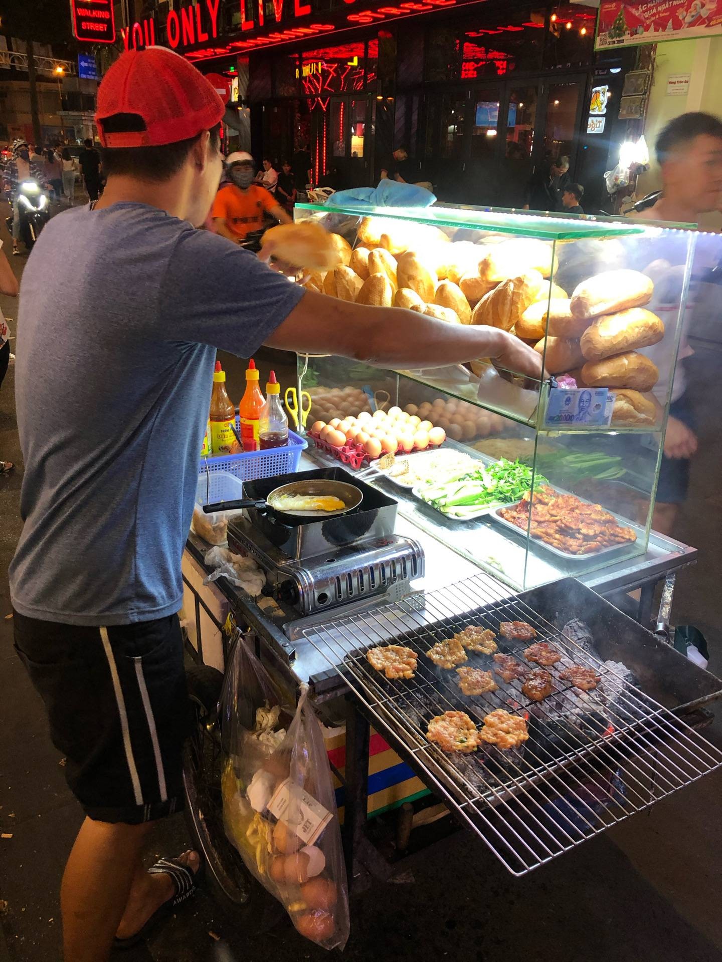รีวิว Pho Di No Bui Vien - Bui Vien Walking Street