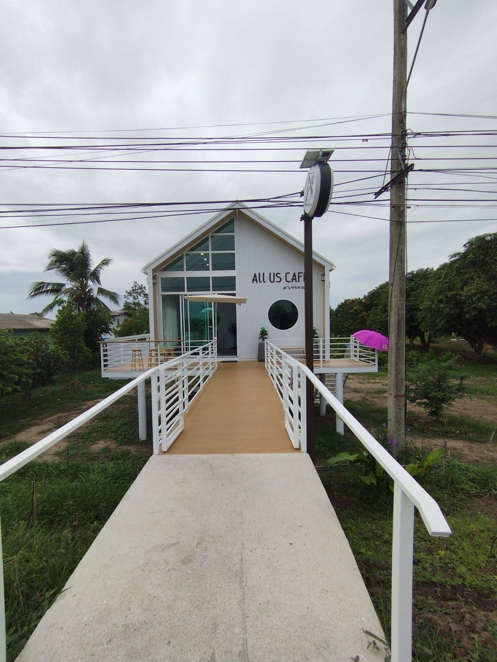 รีวิว All Us Cafe - ไม่ลองแล้วจะรู้ได้ไง