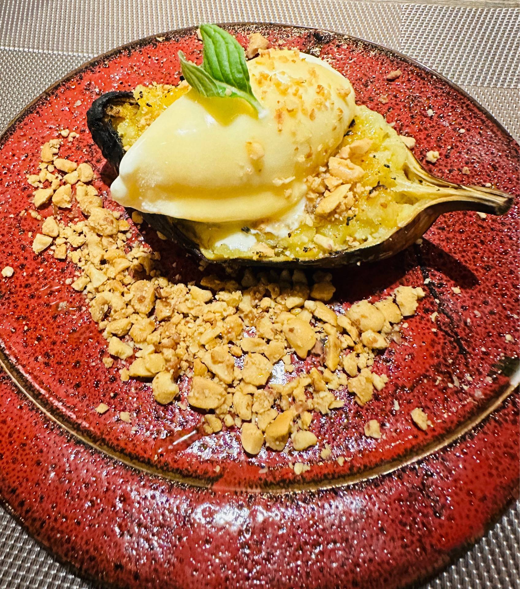 รูป RED Nikkei & Steak Bar