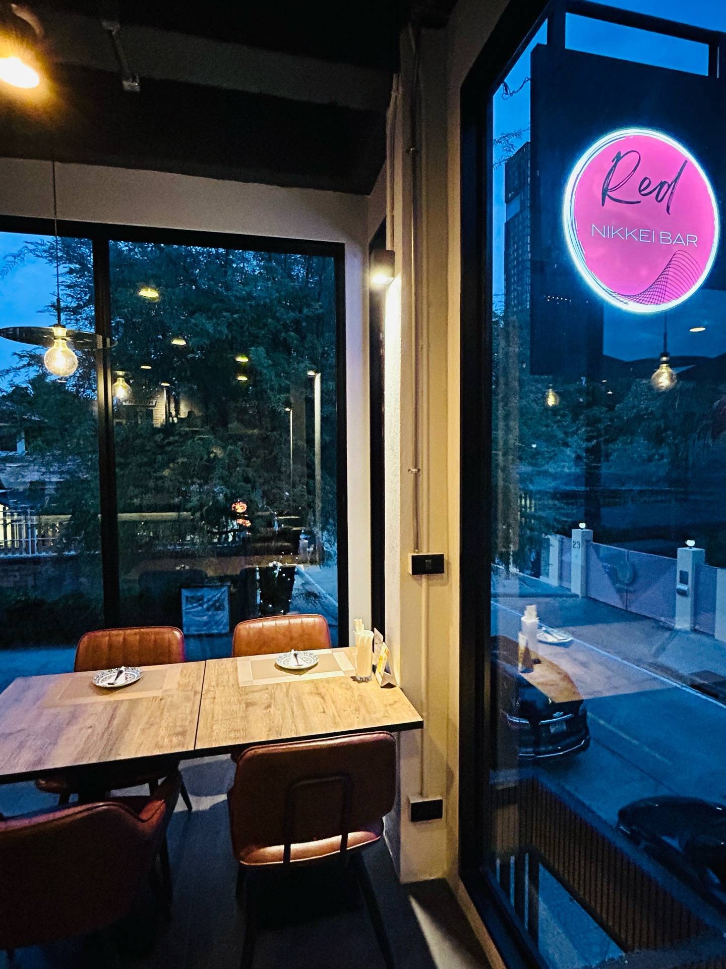 รูป RED Nikkei & Steak Bar