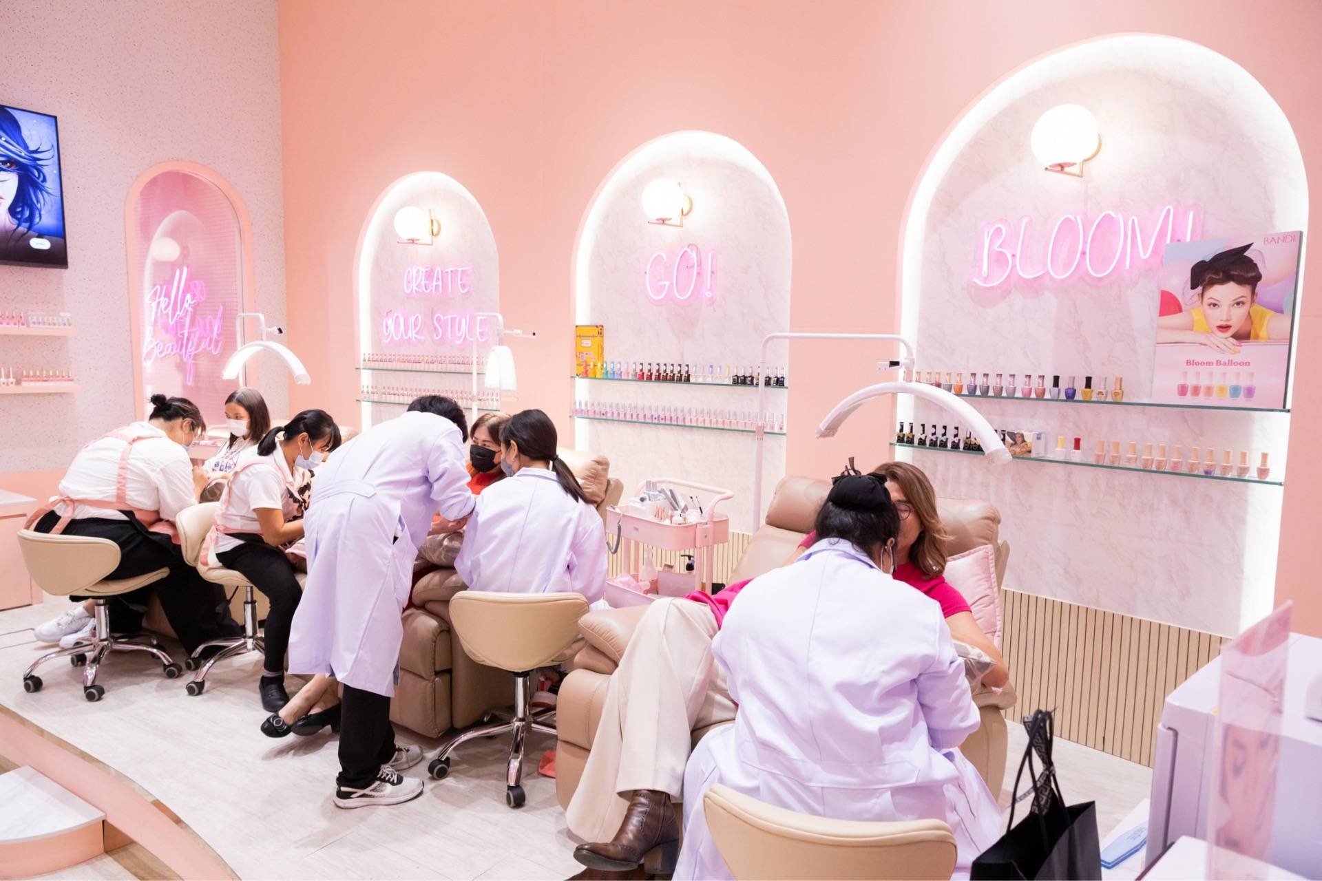 รูป go and glow beauty ร้านต่อขนตา ทำเล็บ สปาเท้า แว็กซ์ขน สักคิ้ว ...