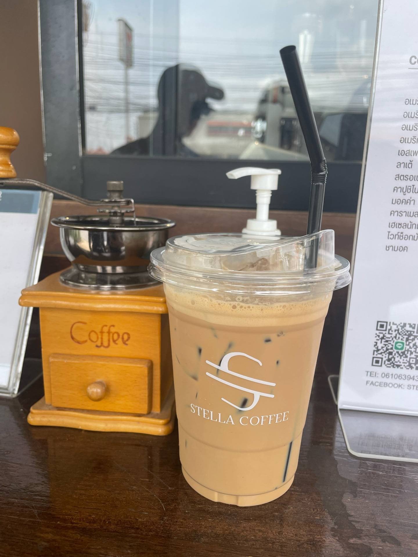 รีวิว STELLA COFFEE . - ร้านกาแฟเล็กๆ เข้มถึงใจ