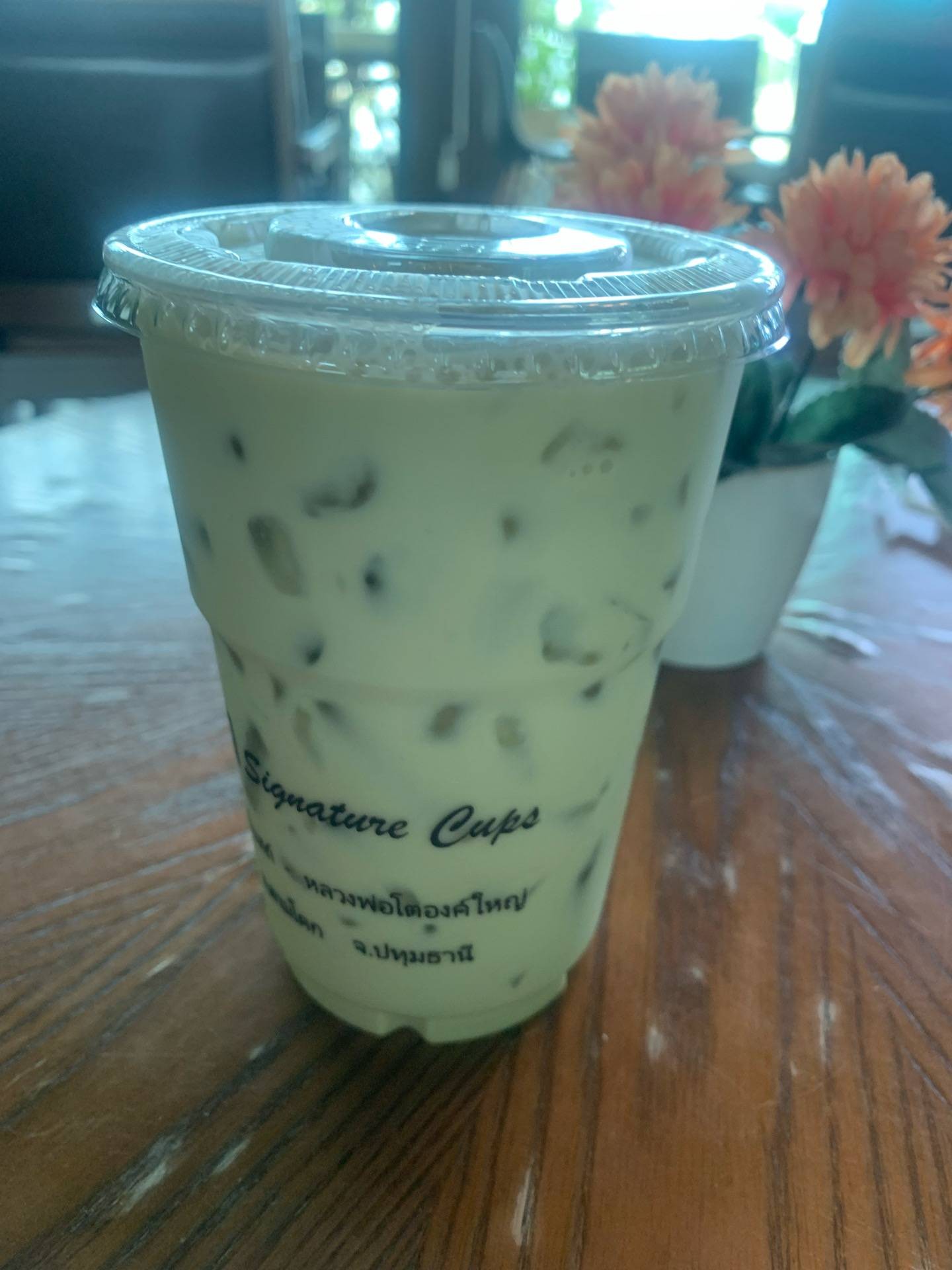 รีวิว Signature Cups - รสชาติเฉยๆ แต่บรรยากาศดี