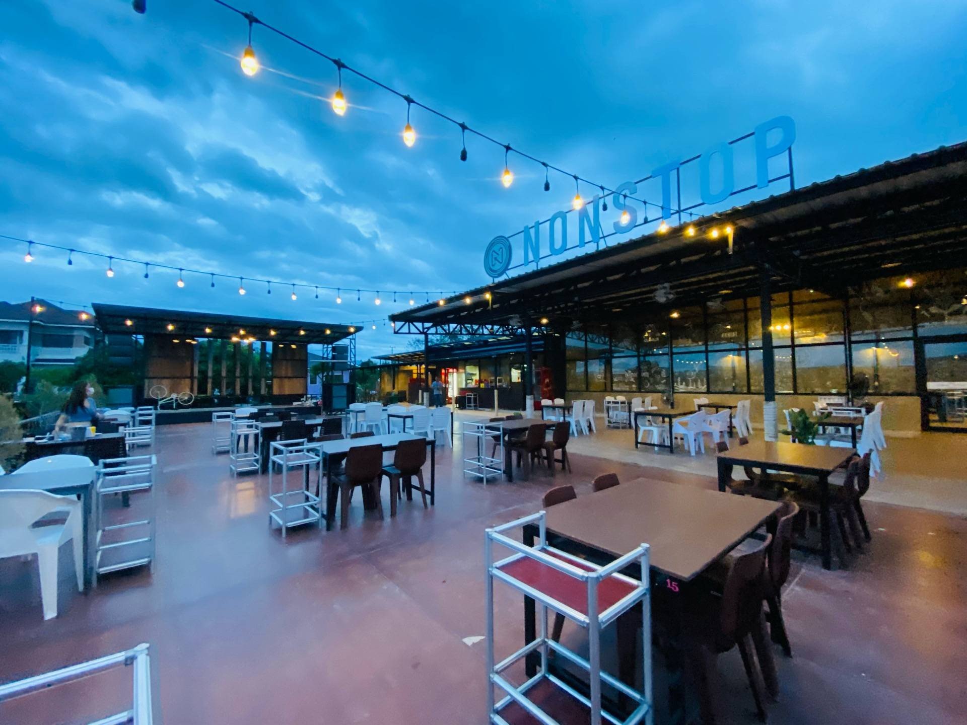 รีวิว Nonstop Resort & Restaurant - ทานอาหารบรรยากาศริมน้ำ ดูเครื่องบิน ...