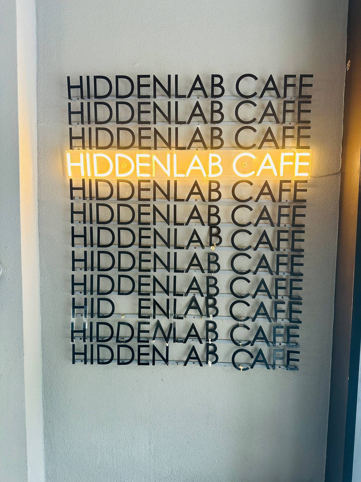 รีวิว Hidden Lab - ร้านสวยริมทะเล