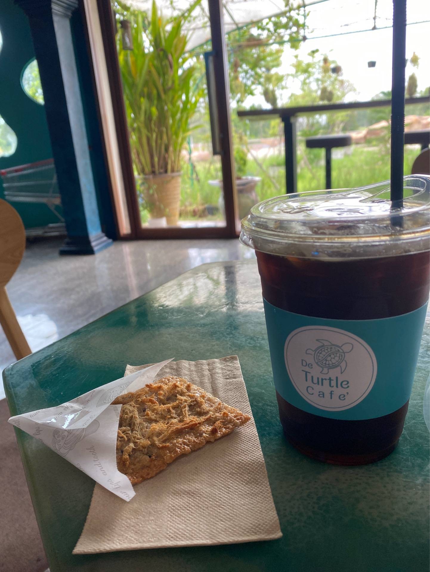 รีวิว De Turtle Cafe คาเฟ่ เดอ เทอเทิล - ผ่านมาเจอร้านคาเฟ่ดีๆ กาแฟหอมมาก