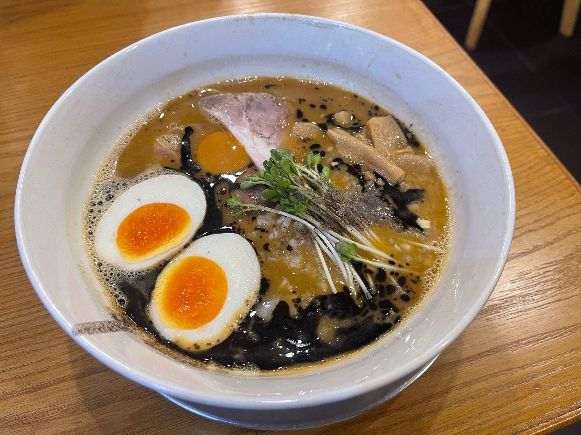 รีวิว Uchidaya Ramen Rama 4 (K Village) - ราเมนน้ำดำมันปูน้ำดี
