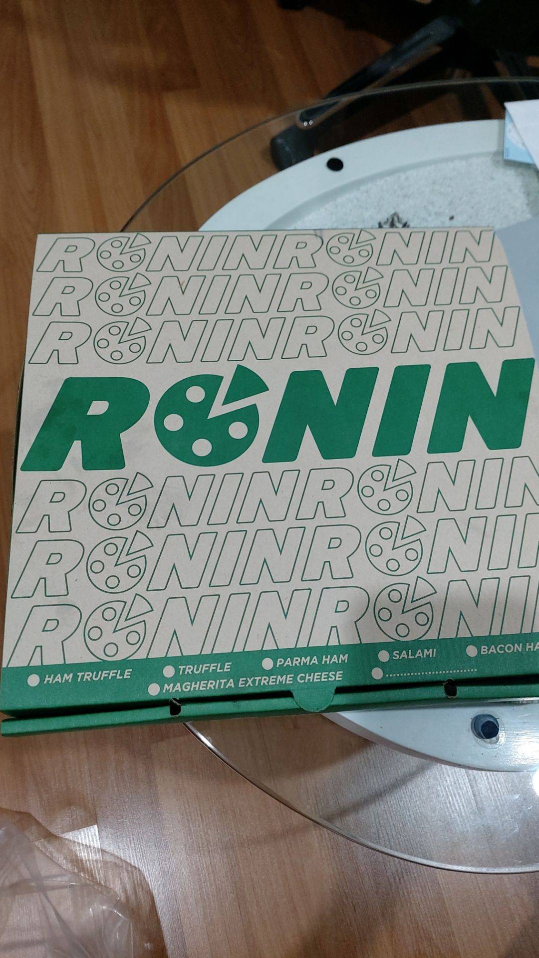 รีวิว Ronin pizza (โรนินพิซซ่า) สุขุมวิท 34 Ronin piza สุขุมวิท 34 ...