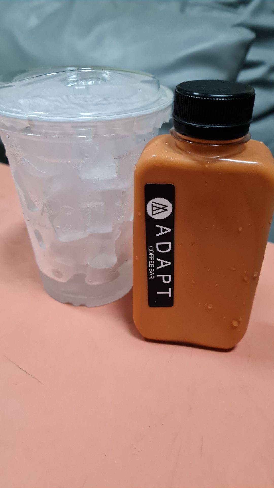 รีวิว ADAPT COFFEE BAR SIRIRAJ ศิริราช บ้านช่างหล่อ - เครื่องดื่ม คลายร้อน