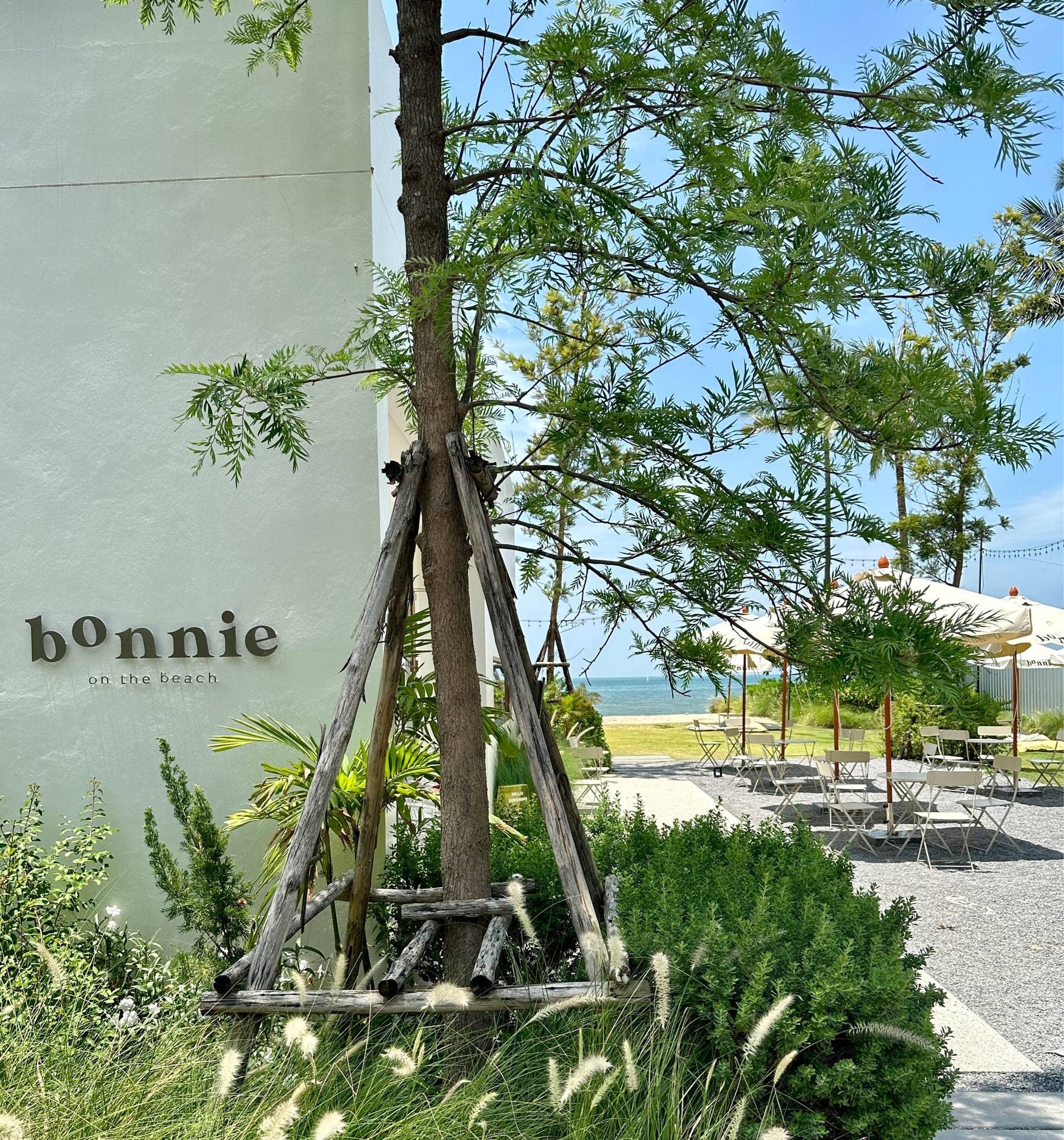 รีวิว bonnie on the beach - จุดเช็คอินแห่งใหม่ในชะอำ