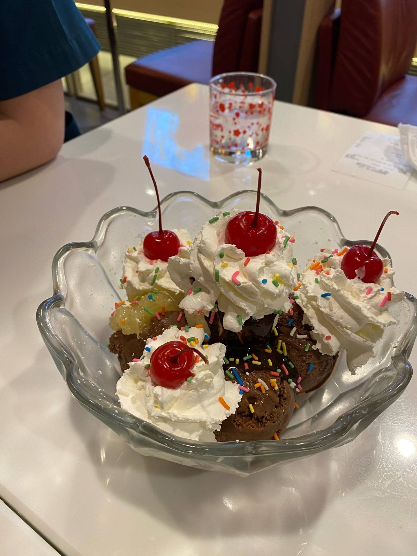 รีวิว Swensen's PTT สายไหม - อร่อยดีตามมาตรฐานswensen ไอศครีมแข็งดี