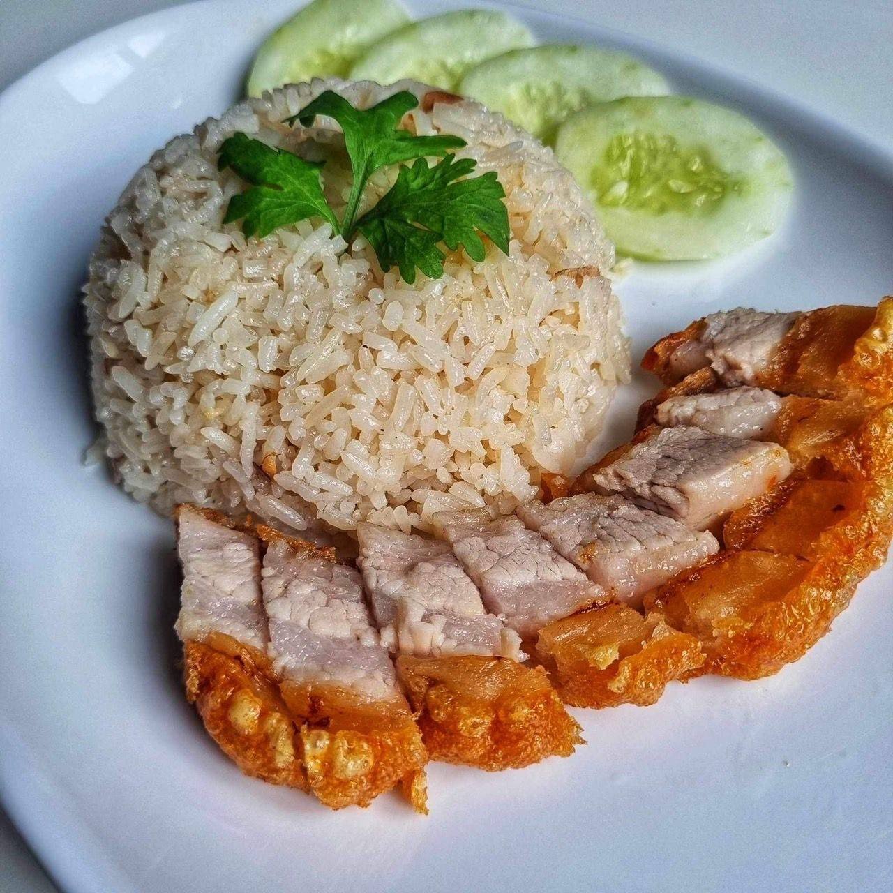 ร้าน ข้าวมันหมูกรอบ โกยุทธ-ข้าวมันไก่ สาขาทุ่งรี | รีวิวร้านอาหาร