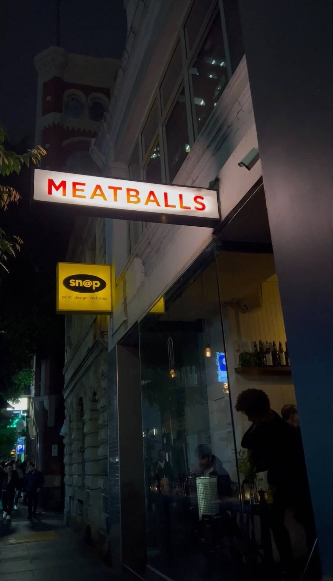 รีวิว The Meatball & Wine Bar - 🍝 Meatball and 🍷 wine specialist down ...