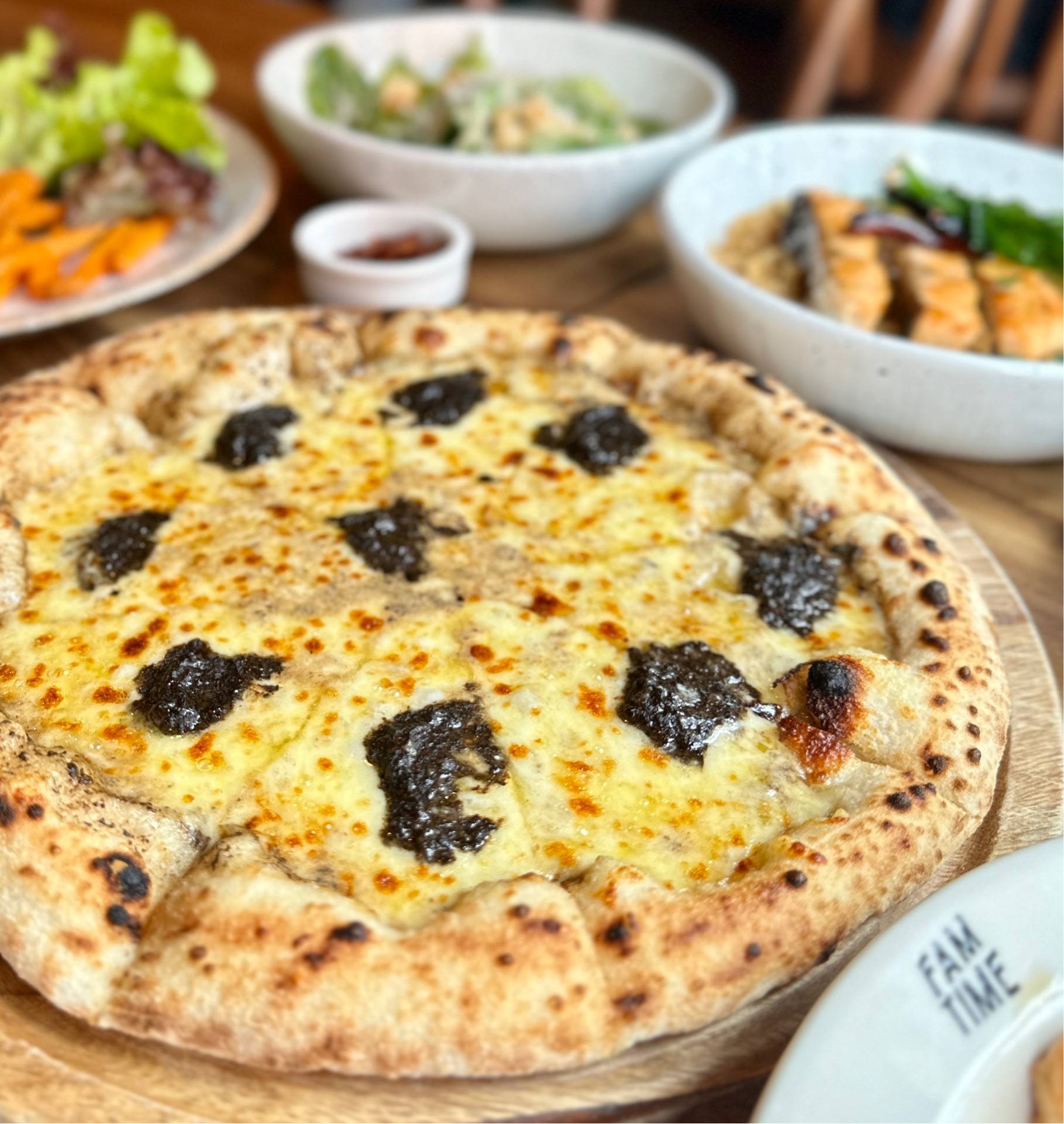 Truffle pizza ร้าน Fam Time สยาม