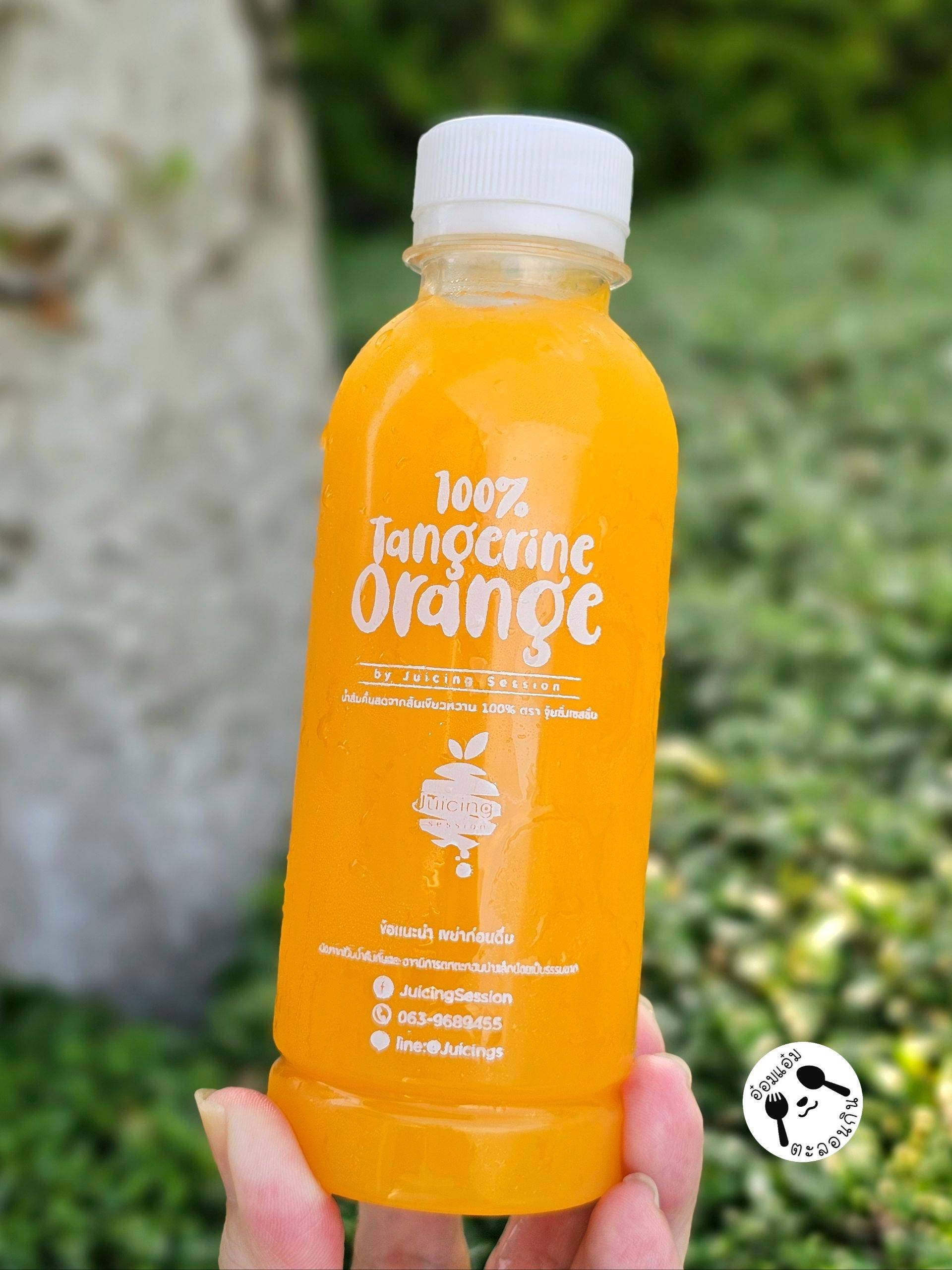 น้ำส้มเขียวหวานขวดเล็ก 250ml ร้าน น้ำส้มคั้นสด JuicingSession สาขา ตลาดสดธนบุรี ตลาดสดธนบุรี