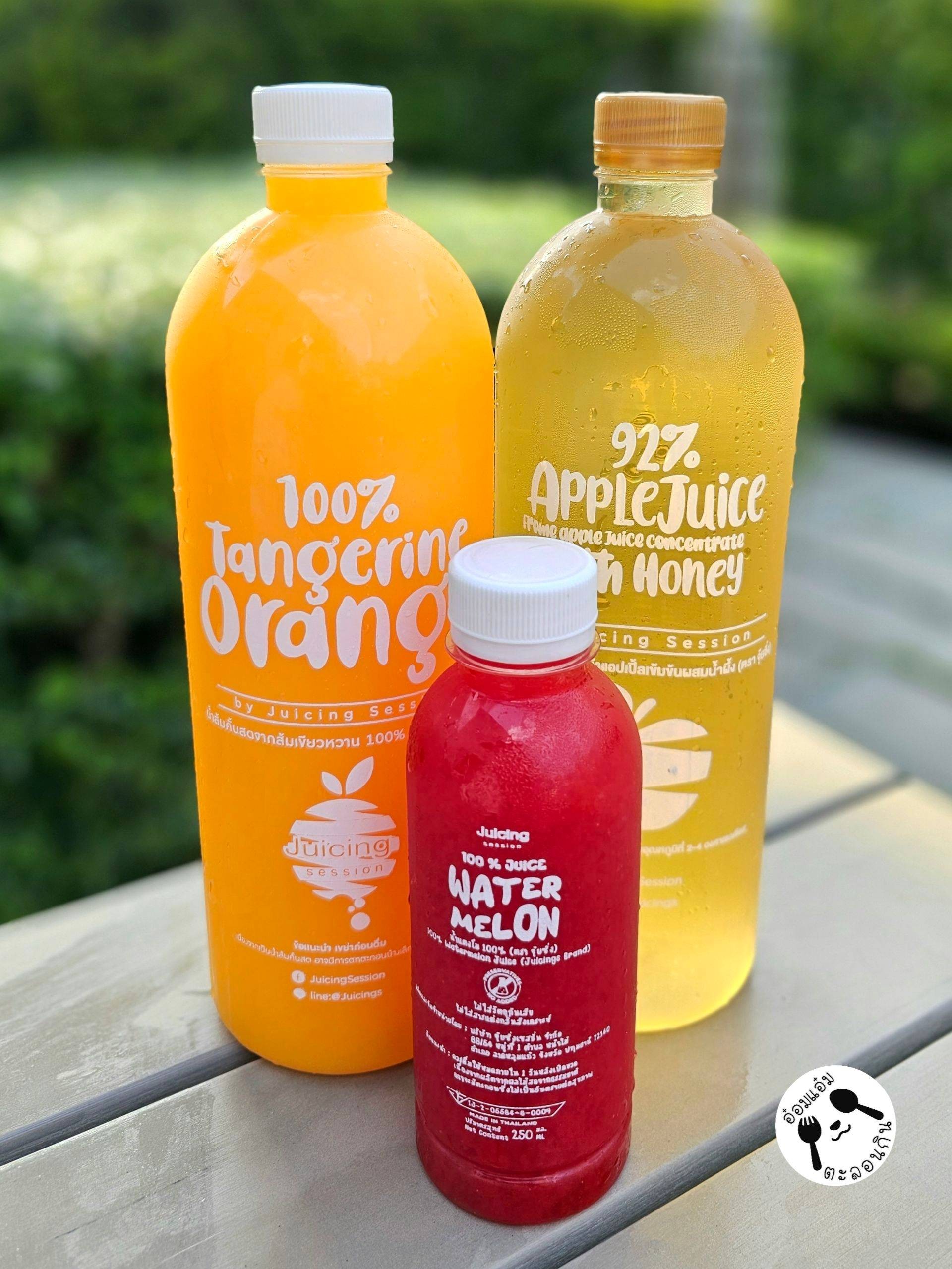 รูป น้ำส้มคั้นสด JuicingSession สาขา ตลาดสดธนบุรี ตลาดสดธนบุรี