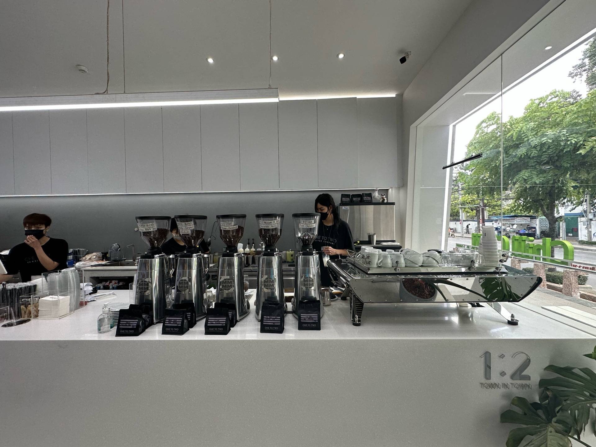 รูป 1:2 coffee (1:2 คอฟฟี่ ) town in town