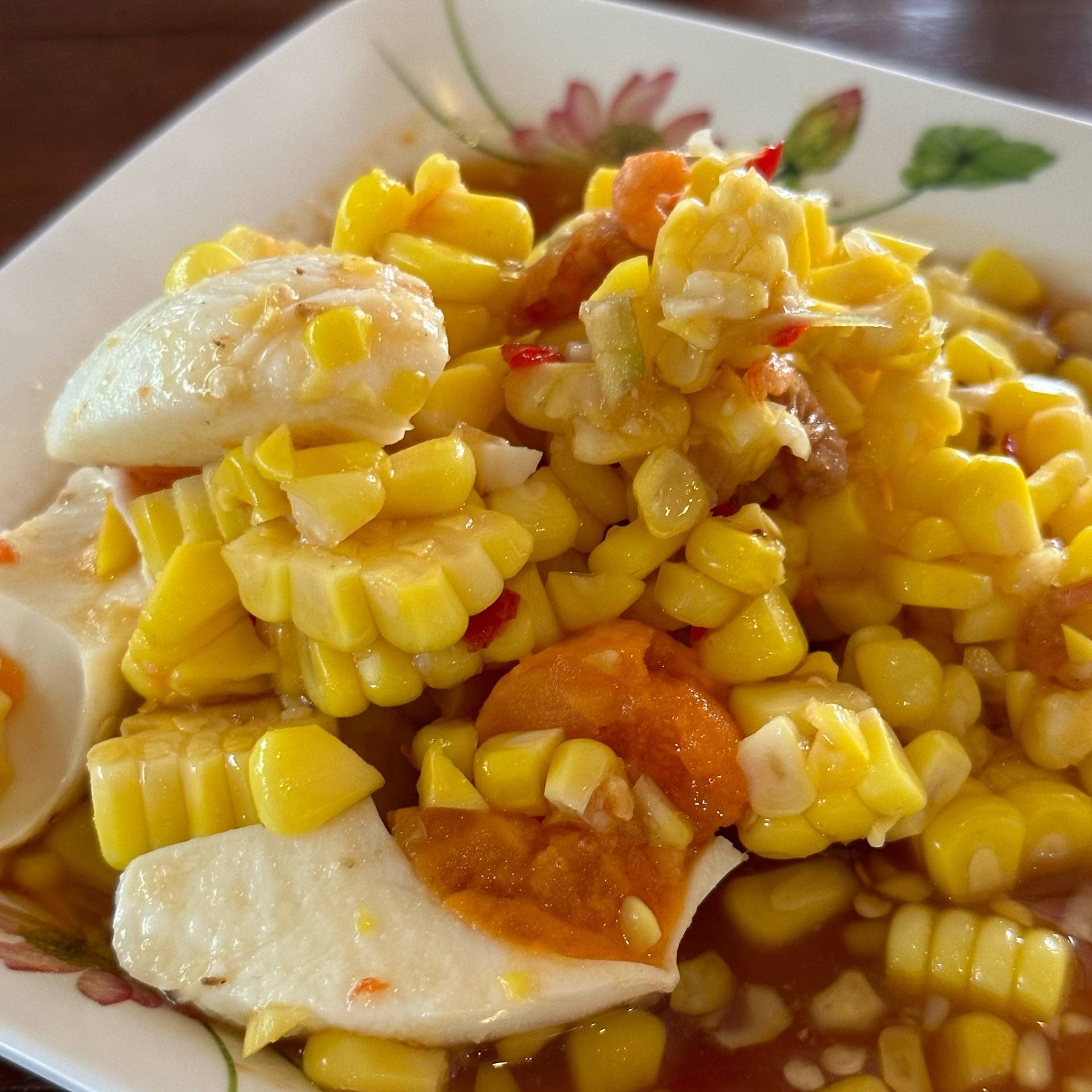 รีวิว ครกไม้ไทยลาว ลาดปลาเค้า - ร้านอาหารอีสานนั่งสบาย ราคาน่ารัก