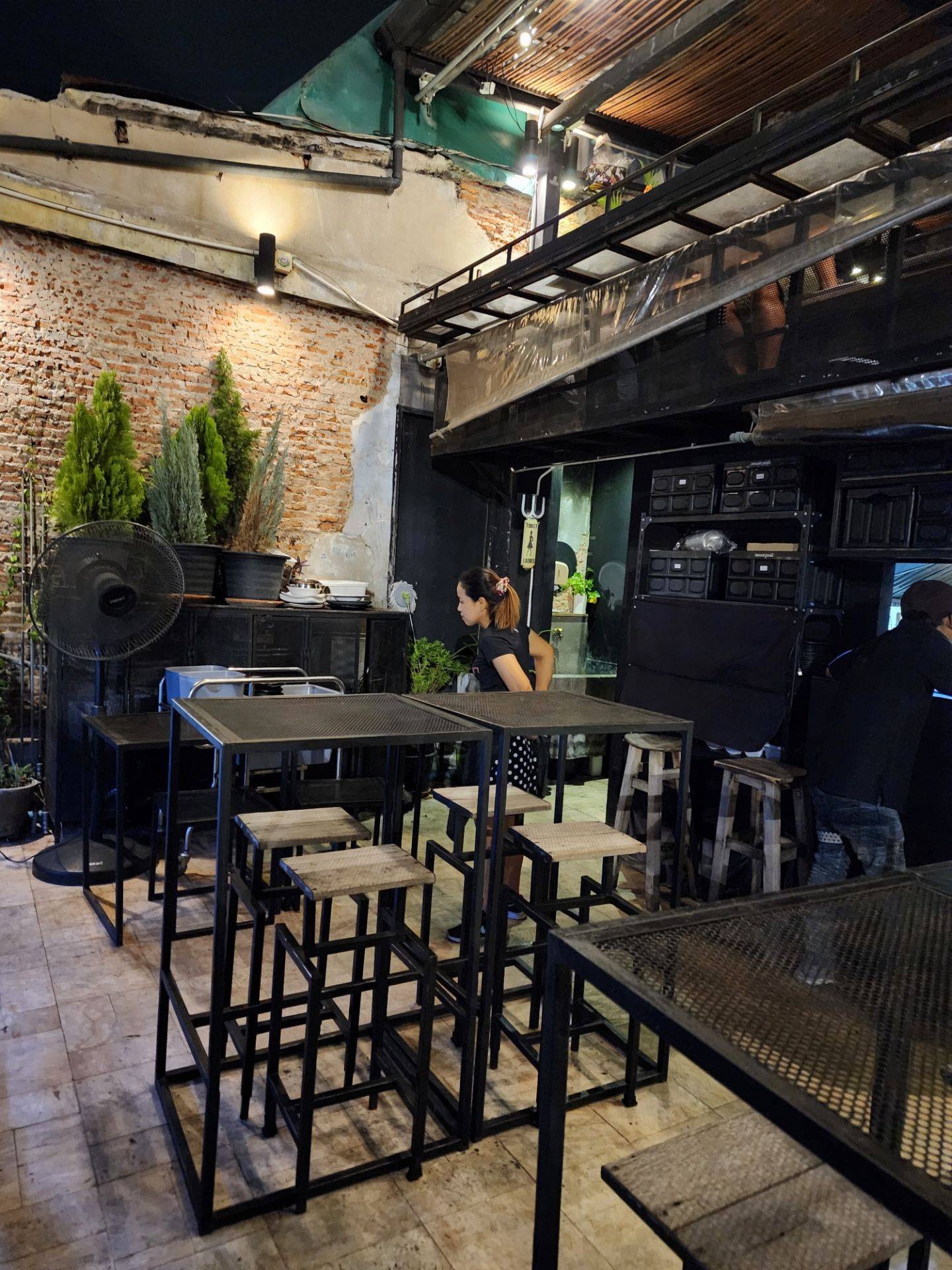 รูป Swing Bar by Ching Cha