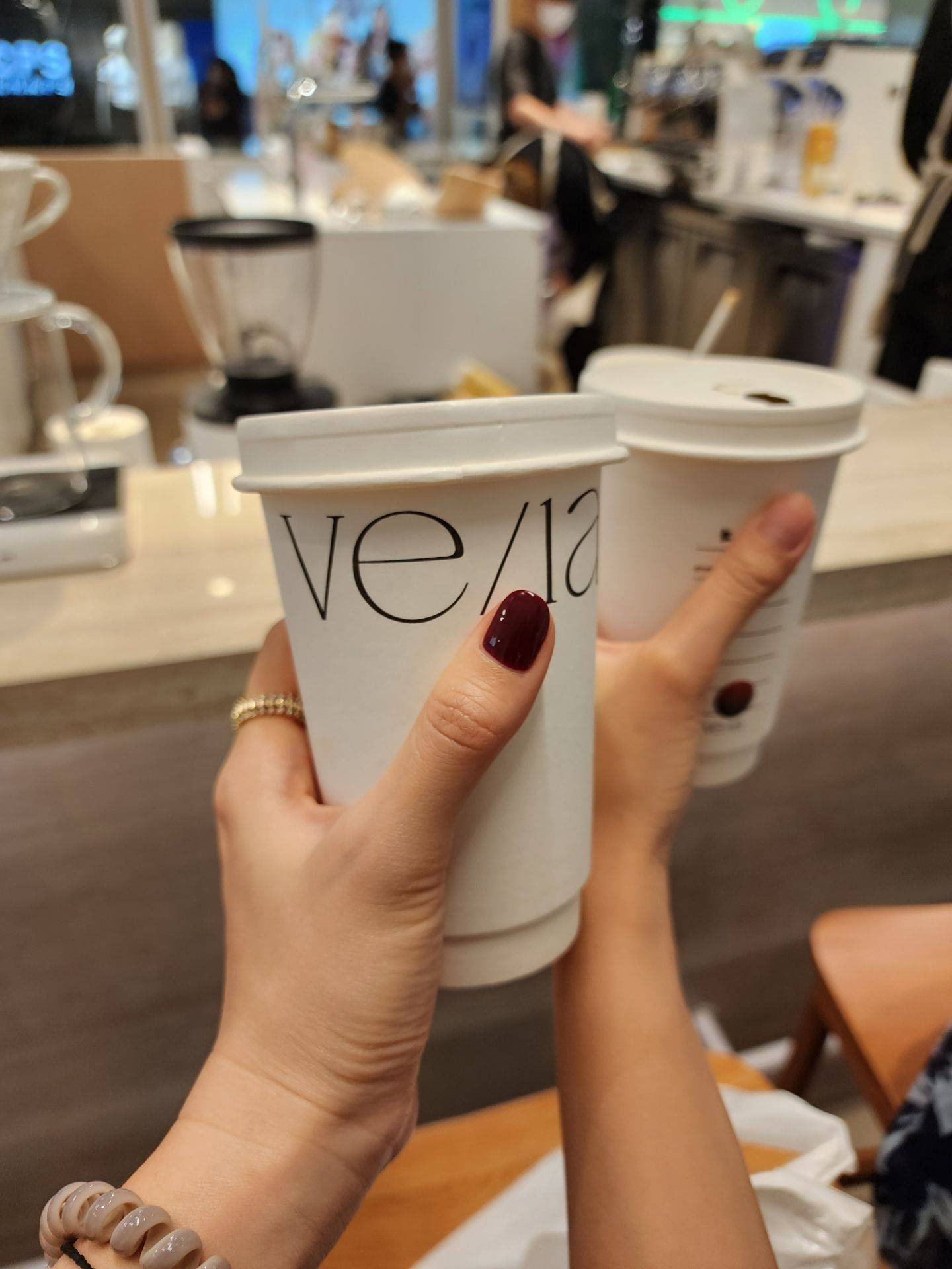 [รีวิว] ร้าน VE/LA (Coffee) - Centralworld Offices | เมนูแนะนำ รูปภาพ ราคา