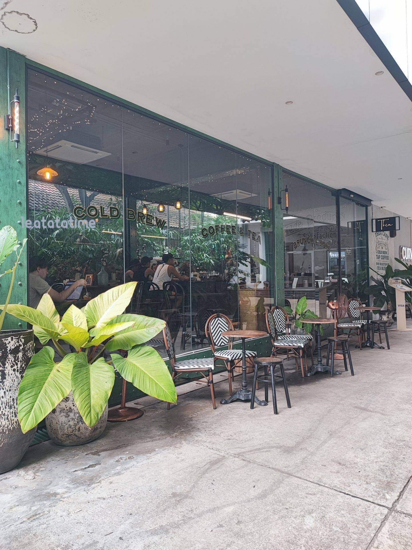 รีวิว Thea Cafe Thonglor - คาเฟ่สวย ชาหอม
